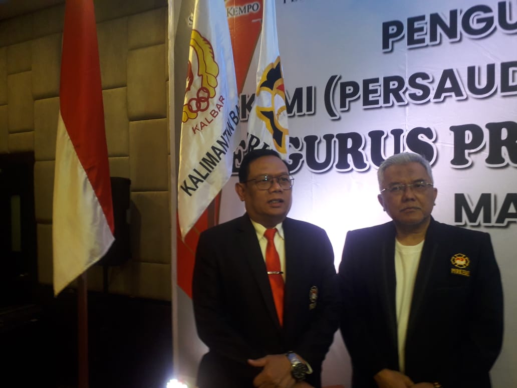 Ketua Umum PB. PERKEMI Laksdya TNI (PURN) Dr. Agus Setiadji S.A.P., M.A Mengukuhkan dan Melantik ...